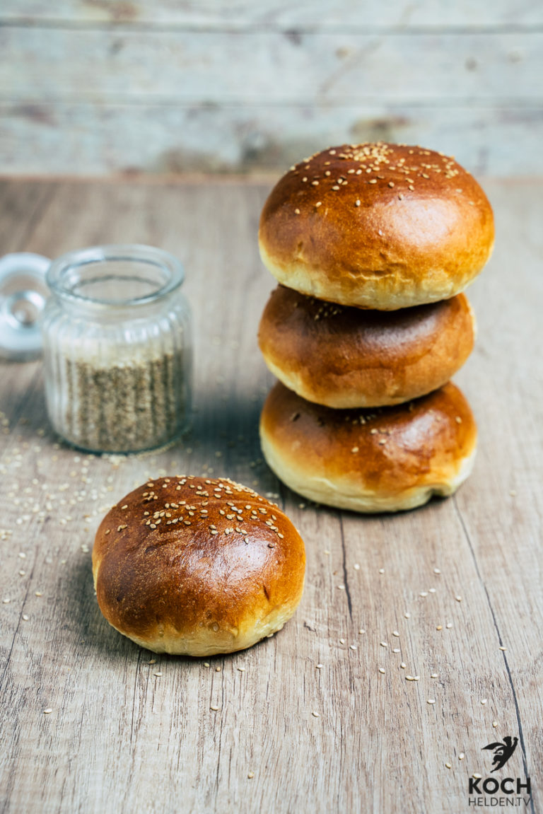 BURGER BUNS selber machen | Perfekte Brioche Burger - KOCHHELDEN.TV