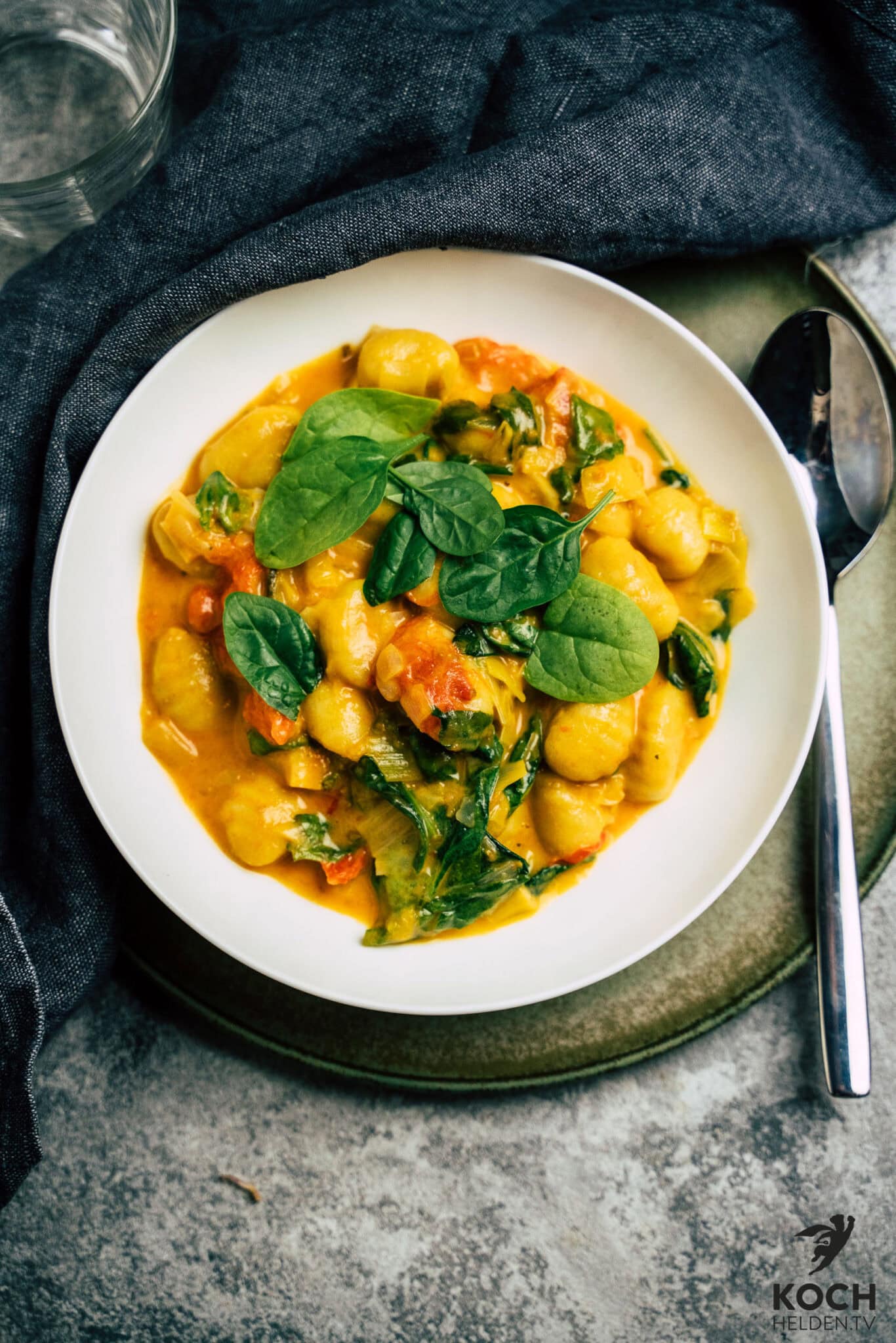 One Pot Gericht: Tomaten-Spinat-Gnocchi - KOCHHELDEN.TV